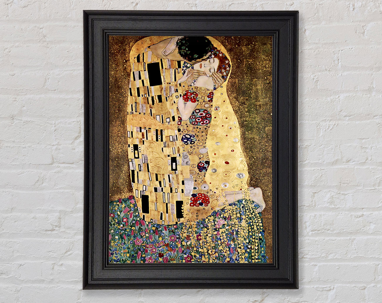 Klimt 'The Kiss' Framed Print - Elegant Wall Art Decor – Wallart-Direct